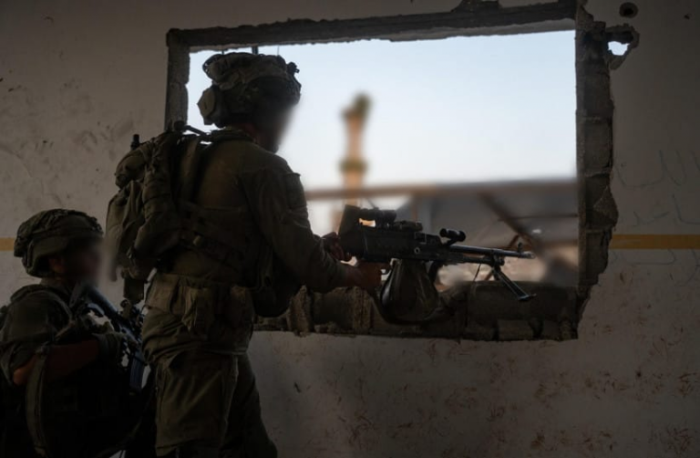 IDF invasion of Gaza City erupts as Palestinians report tanks in heart ...